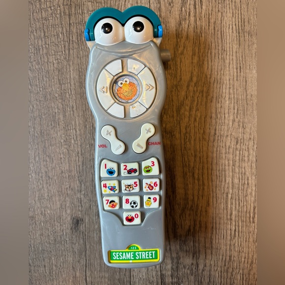 Sesame Street | Toys | Vintage 206 Y2k Sesame Street Elmo Remote Toy ...